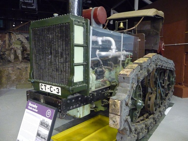A History of Farm Tractors in the UK - Pijjy.co.uk